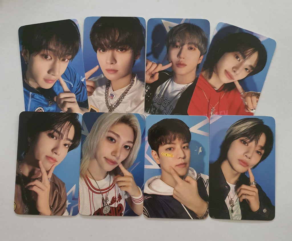 STRAY KIDS - SEASON'S GREETINGS 2025 JYP PHOTOCARD – KYYO