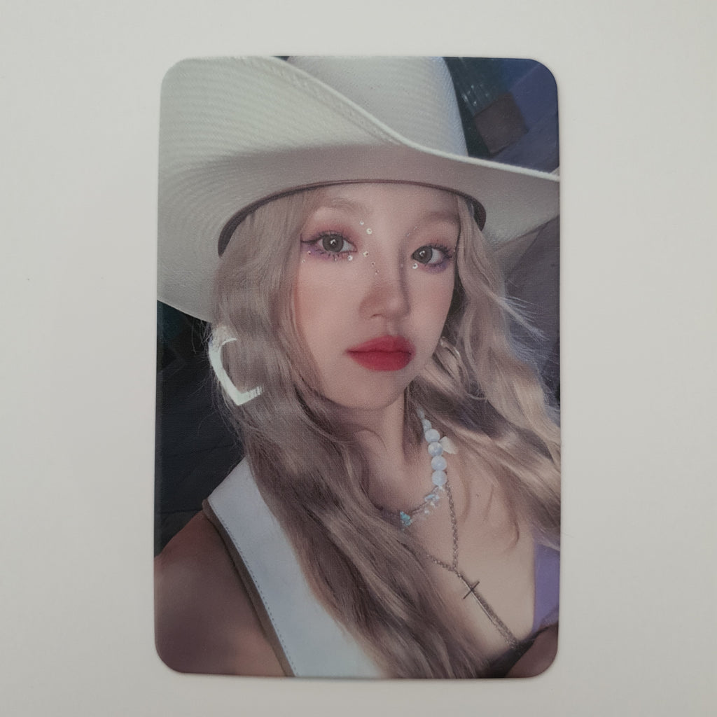 YUQI - YUQ1 SOUNDWAVE PHOTOCARD – KYYO