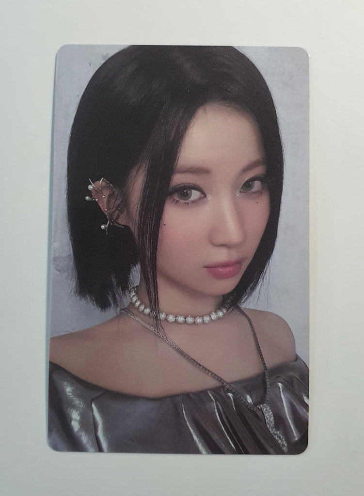 BABYMONSTER - DRIP WEVERSE PHOTOCARD + STICKER (ASA) – KYYO
