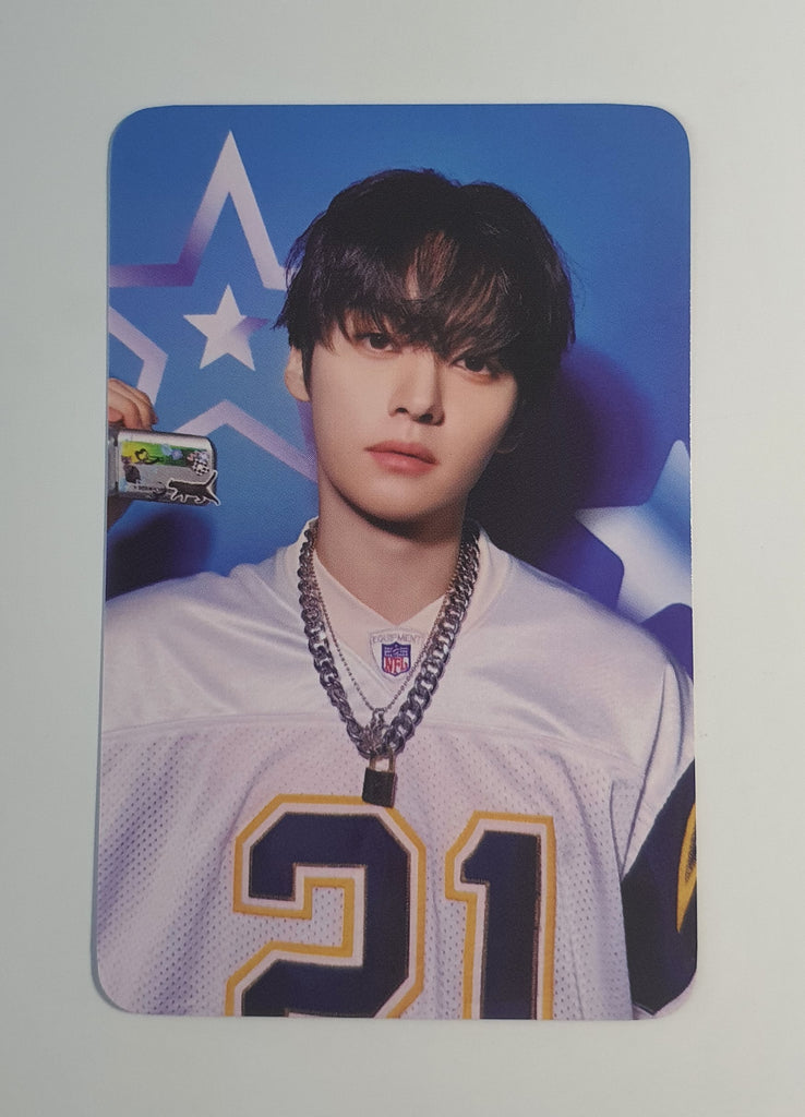 STRAY KIDS - SEASON'S GREETINGS 2025 WITH MUU PHOTOCARD – KYYO