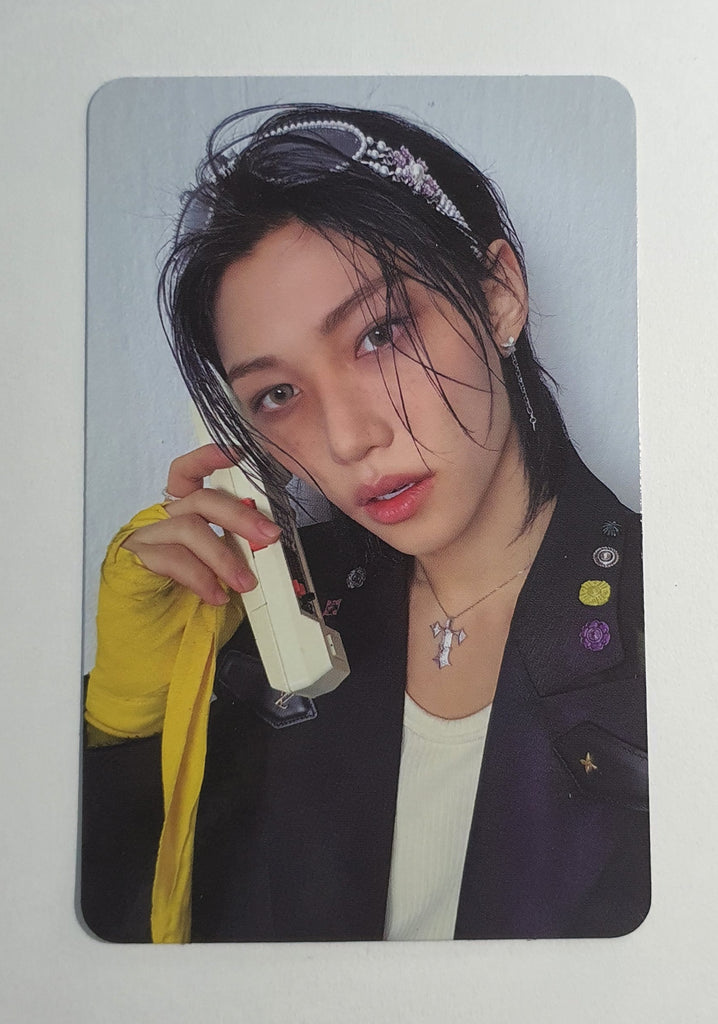STRAY KIDS - KARMA Official Photocard SKZOO Ver. (FELIX) – KYYO