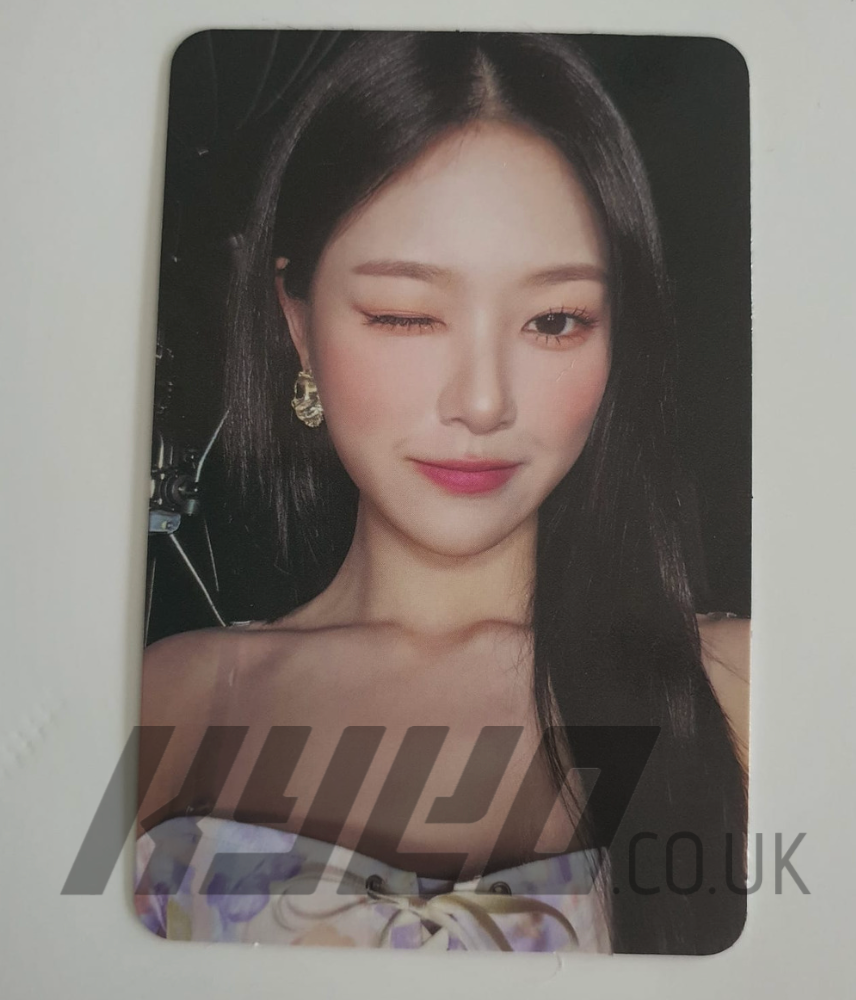 LOONA - " FLIP THAT " SYNNARA OFFICIAL PHOTOCARD – KYYO