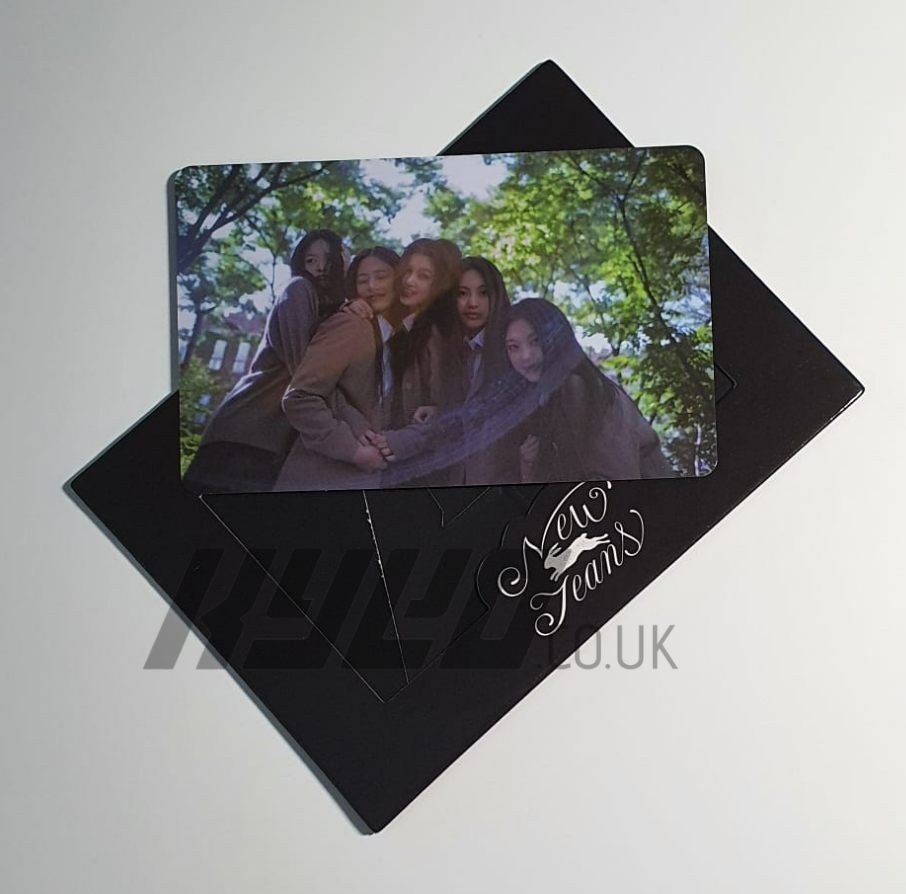 NEWJEANS - OMG WEVERSE PHOTOCARD + PHOTO FRAME – KYYO